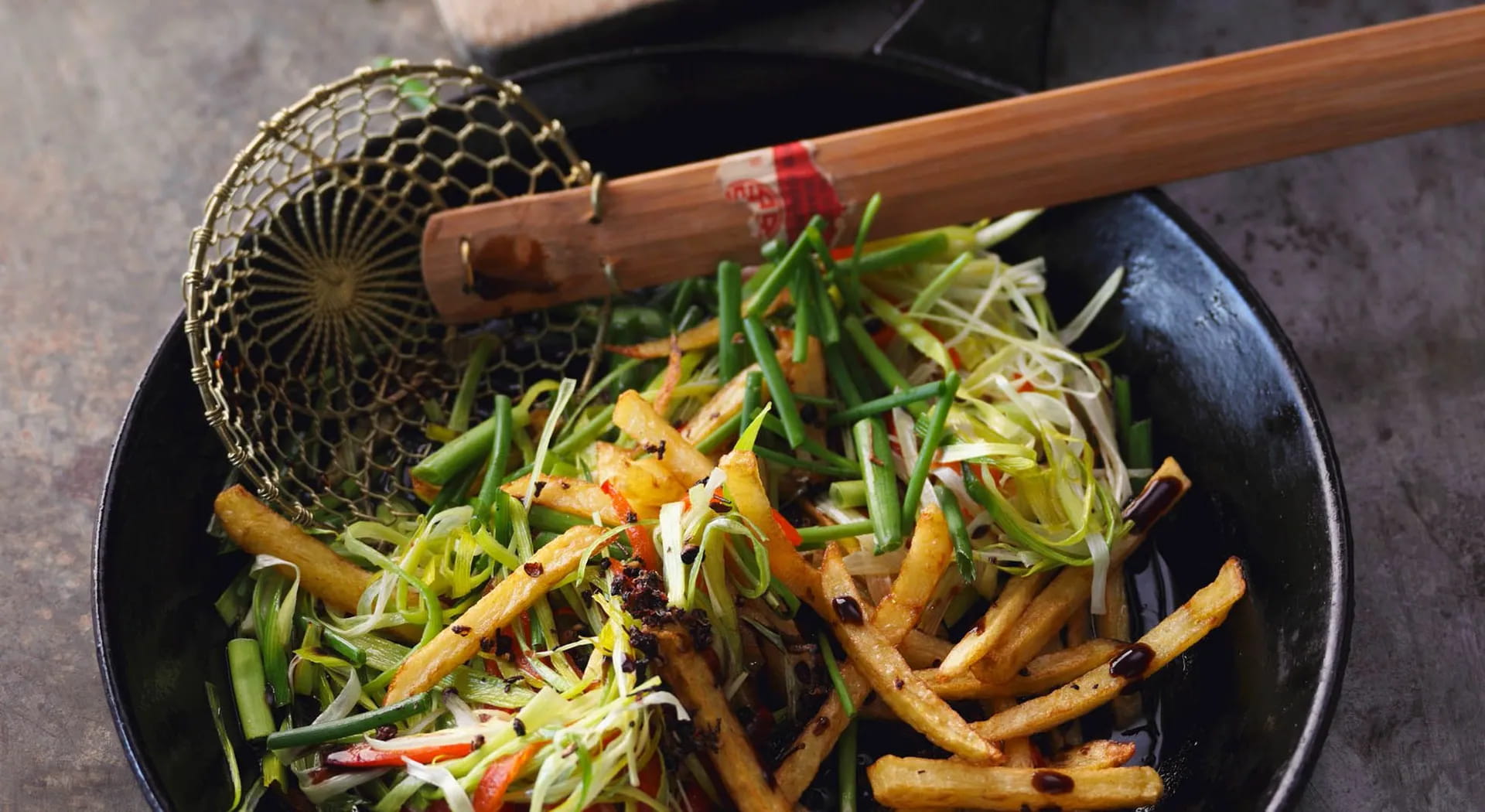 How to use the wok: all the useful tips and secrets | The AIA Guides