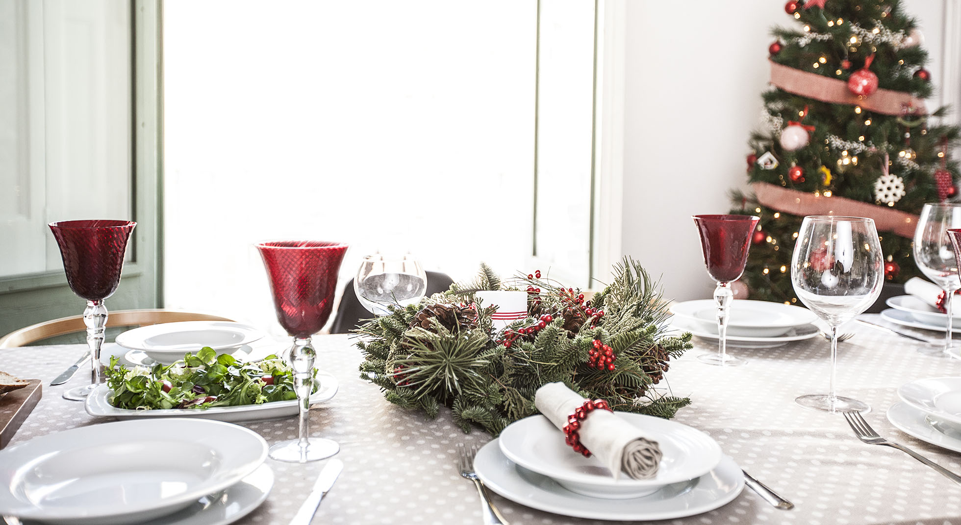 Come apparecchiare la tavola di Natale tradizionale | AIA Food Come apparecchiare la tavola di Natale tradizionale | AIA Food