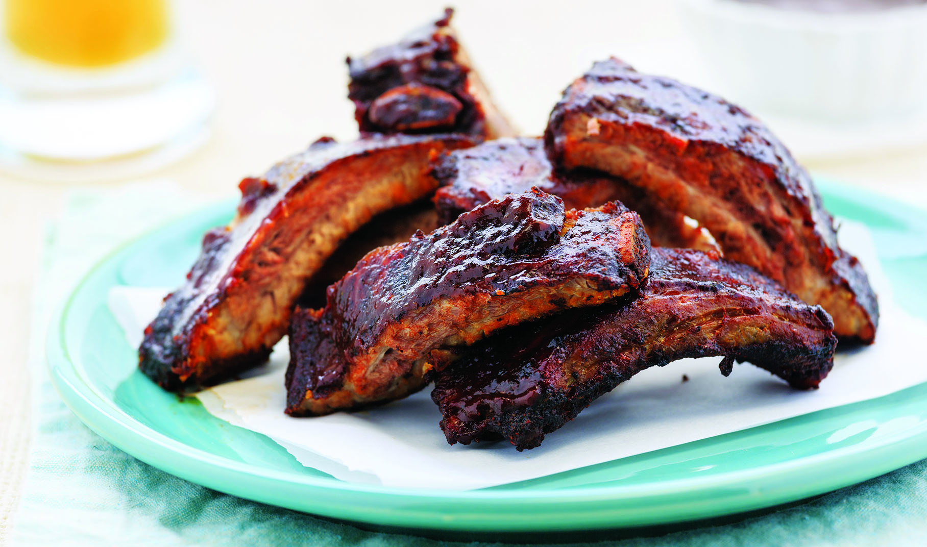 Rib rack: how to grill ribs flawlessly | The AIA Guides
