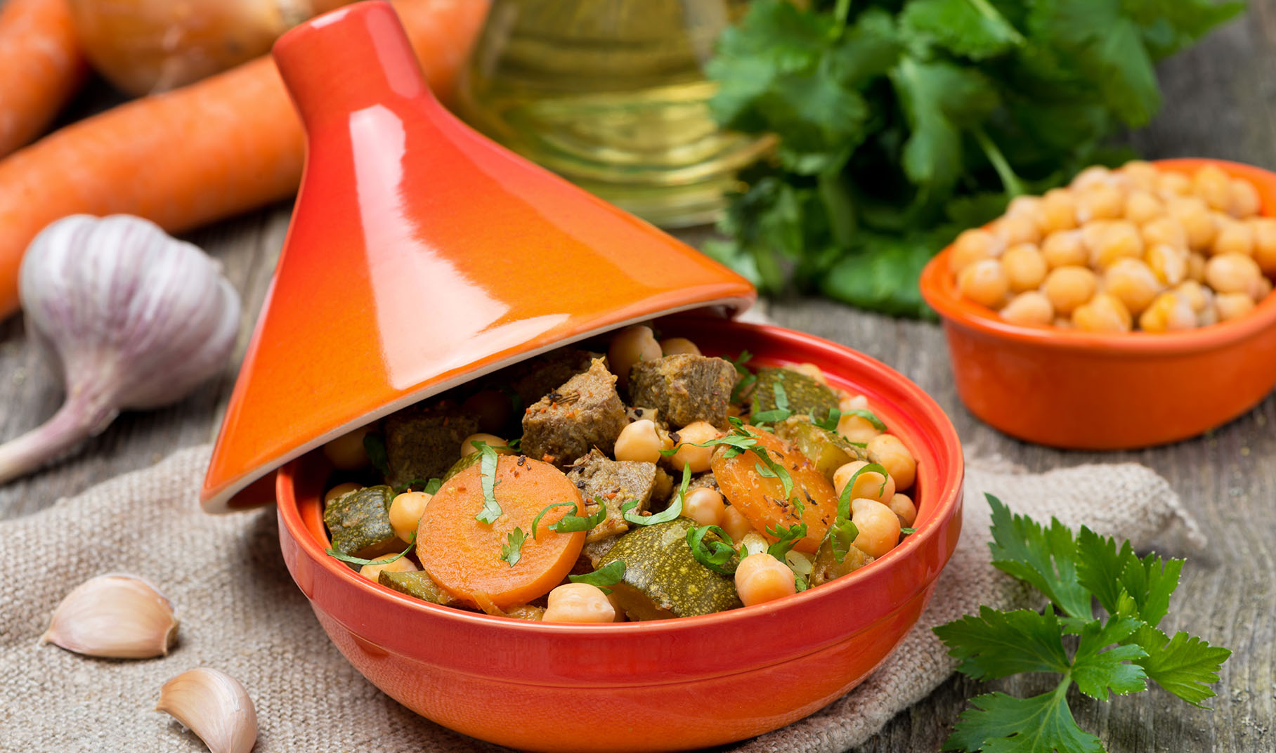 Tajine, everything about the pot for cous cous | The AIA Guides
