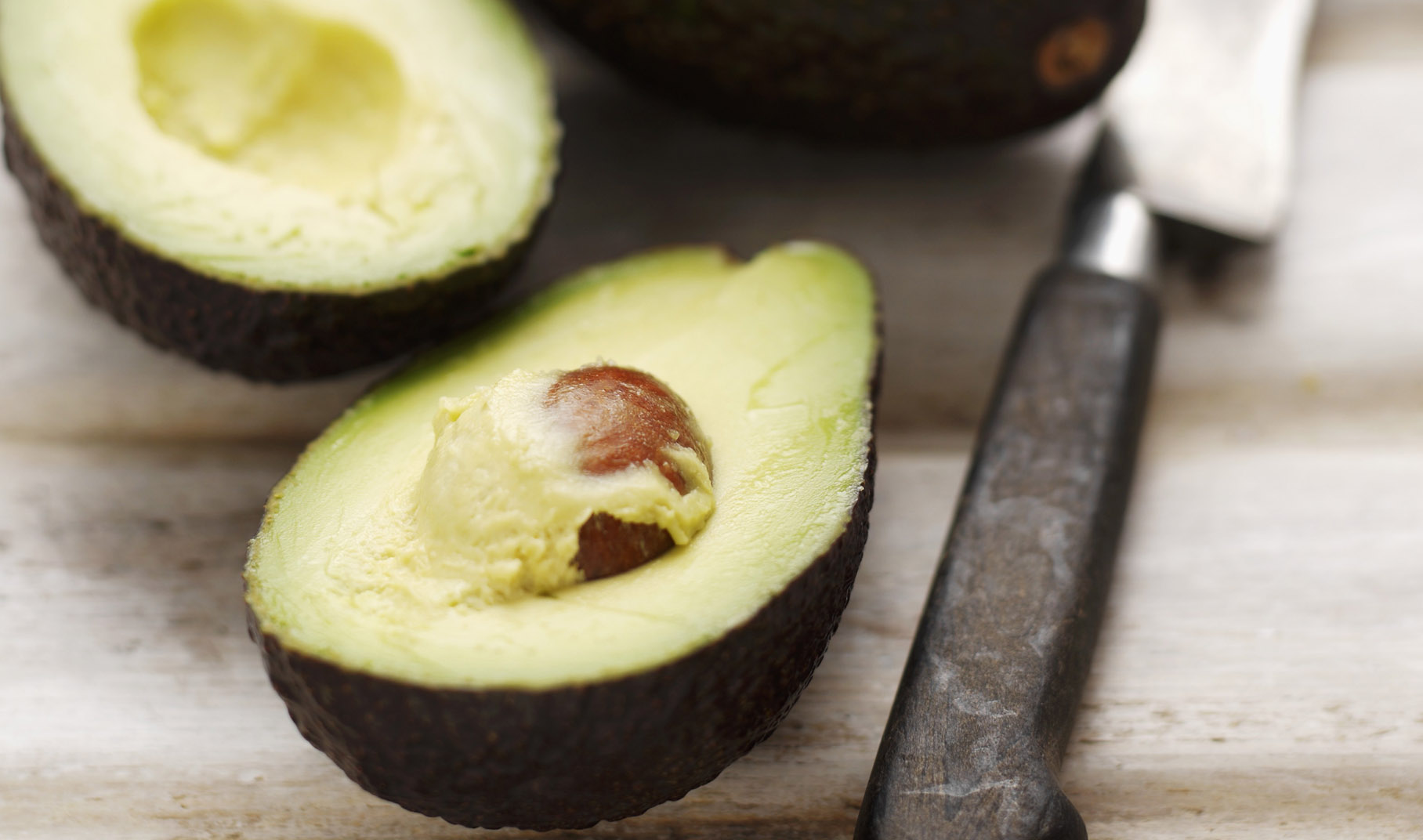 How to clean the avocado | The AIA Guides