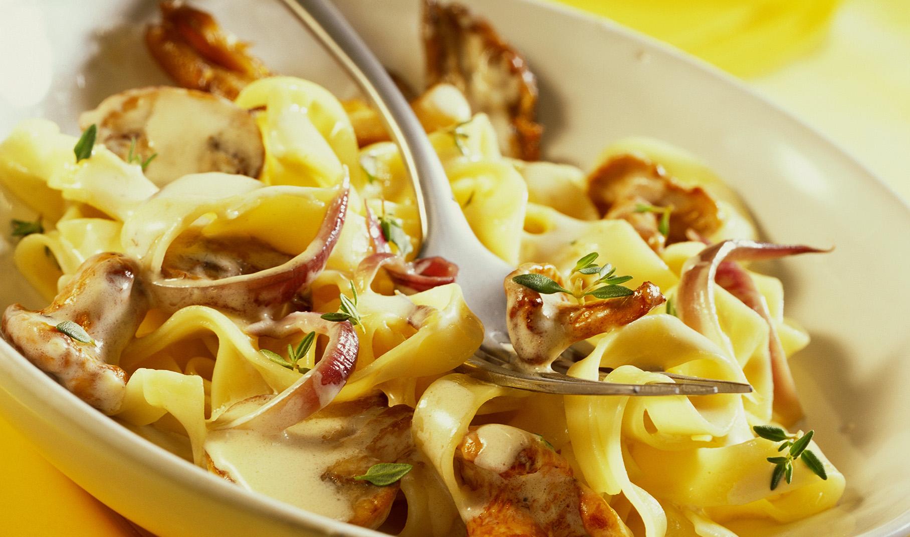 Come organizzare una cena autunnale tra amici: idee e ricette | AIA Food