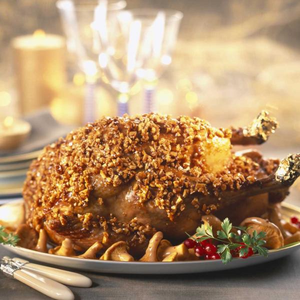 Cappone al ripieno di tortellini con pasta fritta | AIA Food