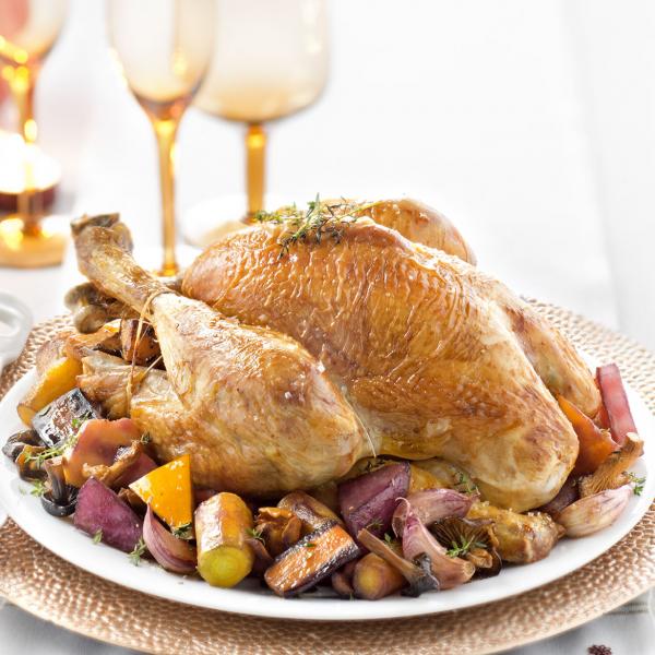 Cappone al forno con crosta di mandorle | AIA Food